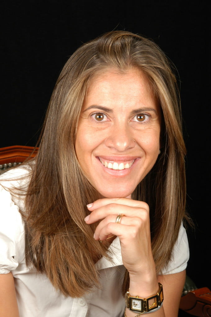 NÚRIA CARDONA I COSTA - Testimonios para la Historia Editora